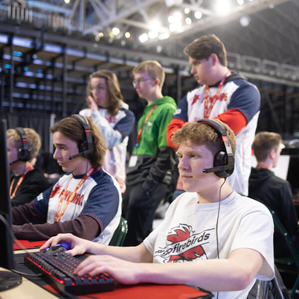 Fenworks: Innovating Esports & Drone Racing for Schools