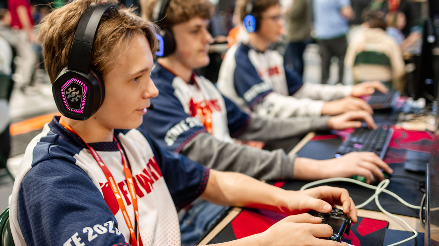 Fenworks: Pioneering Esports and Drone Racing for Schools